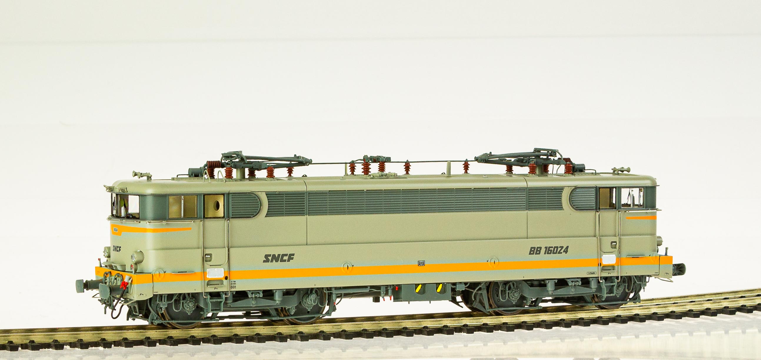 Memoba - Produktdetail REE reMB143 BB 16024 Grey livery downstroke SNCF ...